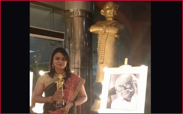 Big FM’s RJ Miruthula awarded ‘Best Female RJ of the year 2016’ Chennai